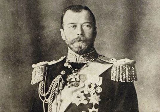 Na de revolutie in Rusland stortte het ene na het andere rijk ineen | Trouw