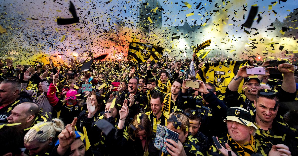 Fans vieren Vitesse's eerste prijs in de 125-jarige clubgeschiedenis ...