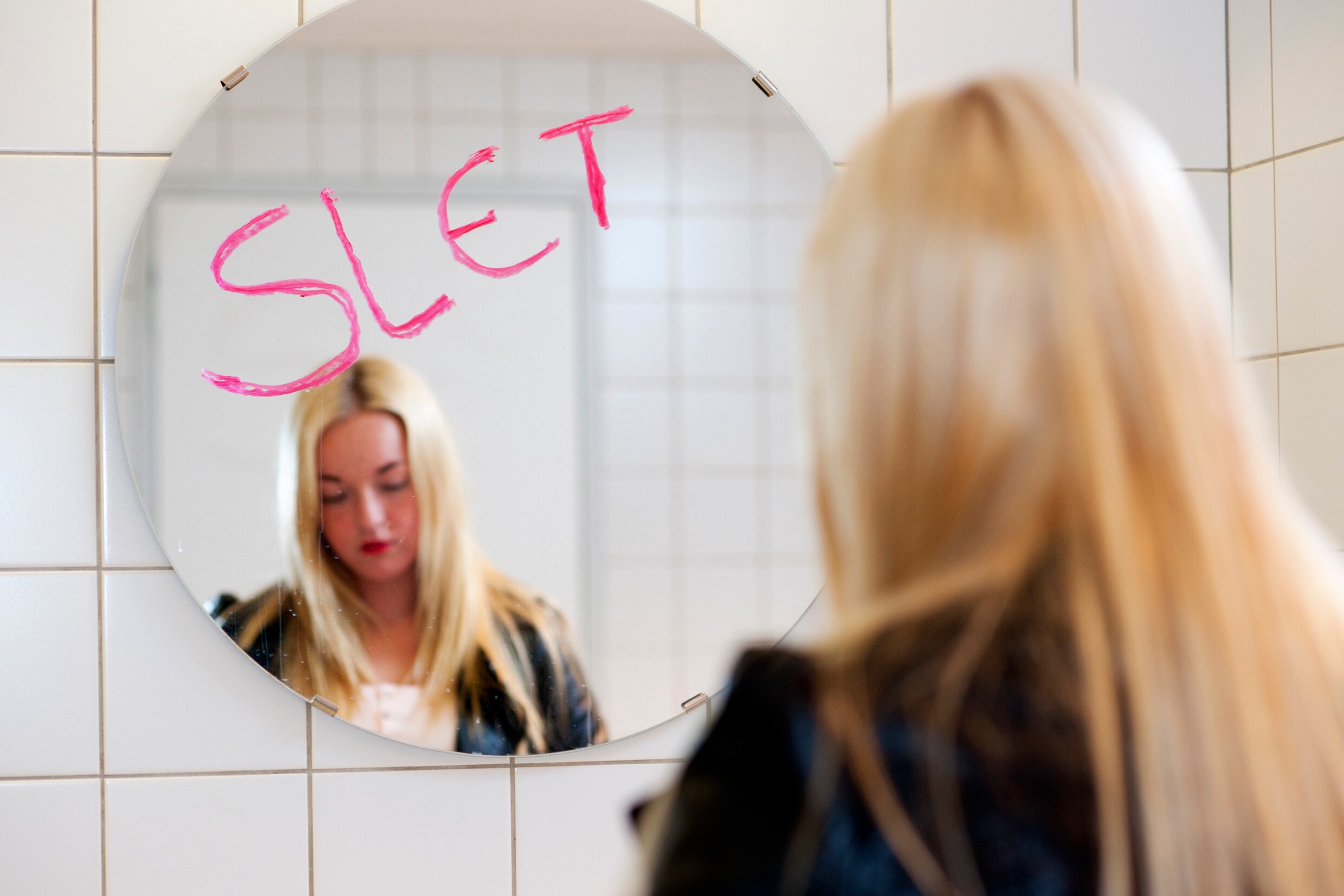 Vrouwen, stop moddervechten | Trouw