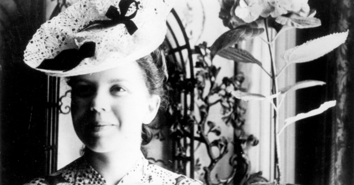 Met onschuldige ogen kreeg spionne Jeannie Rousseau alle info over ...