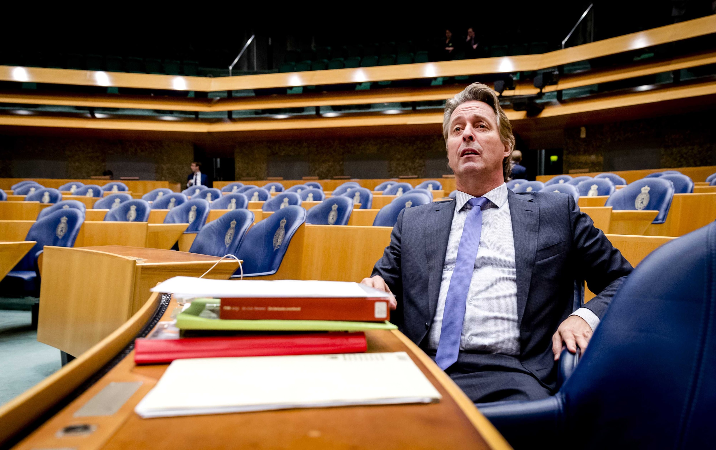 50PLUS praat 4,5 uur lang, PVV na 2 uur afgekapt bij nachtelijk ...