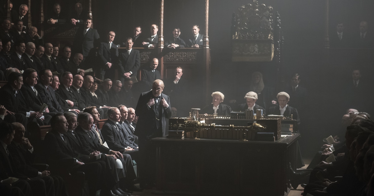 'Darkest Hour' laat de vuurdoop van Winston Churchill zien | Trouw