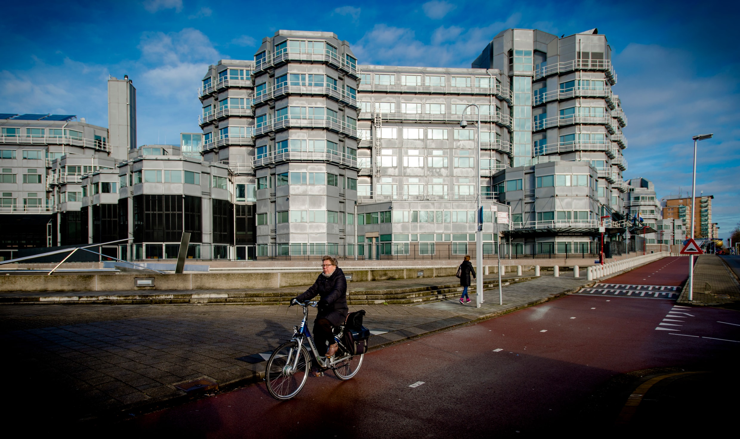 Diensten: steeds meer dreigingen tegen veiligheid van Nederland | Trouw