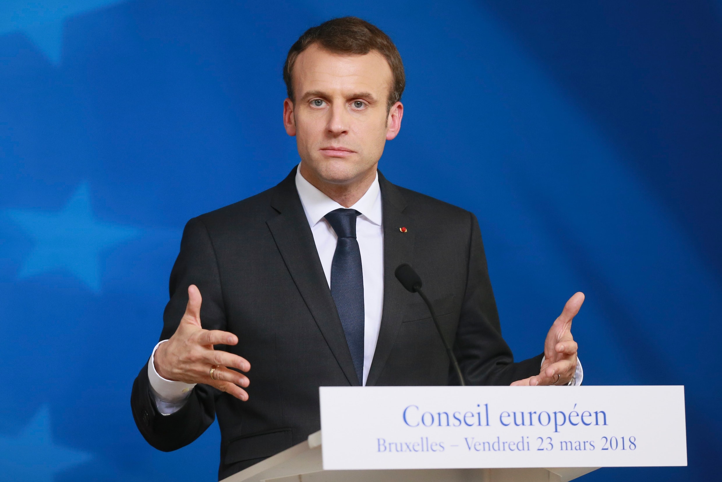 Macron begint een gedurfde queeste: het Frans tot derde wereldtaal ...