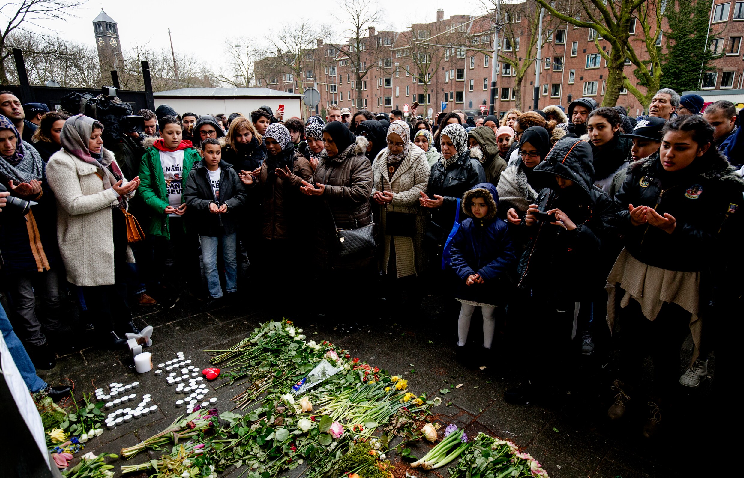 In de Amsterdamse drugsoorlog geldt: zwijgen is goud en spreken is lood ...