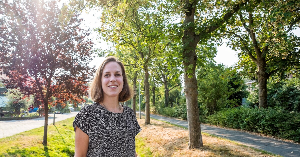 Voor reumapatiënt Maike Bakker gaat bij deze warmte alles nét iets ...