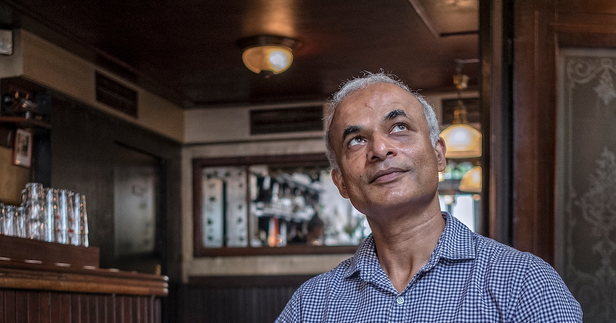 Manu Joseph: Bij invloedrijke mensen zit vaak een steekje los | Trouw