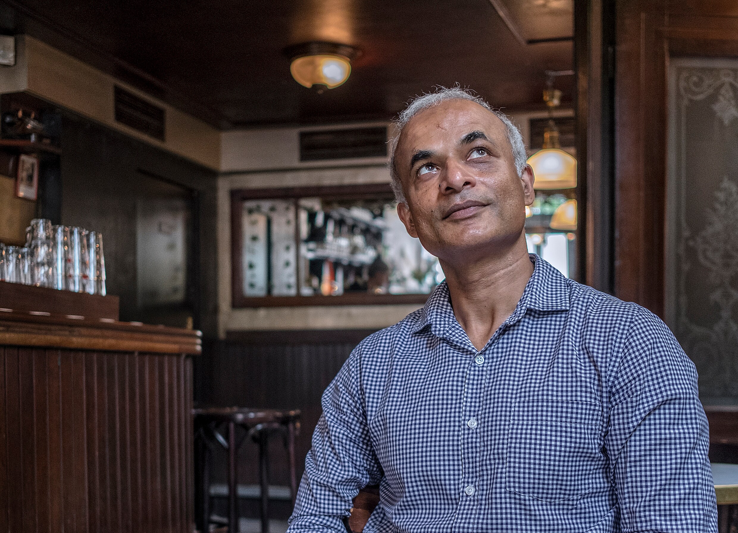 Manu Joseph: Bij invloedrijke mensen zit vaak een steekje los | Trouw