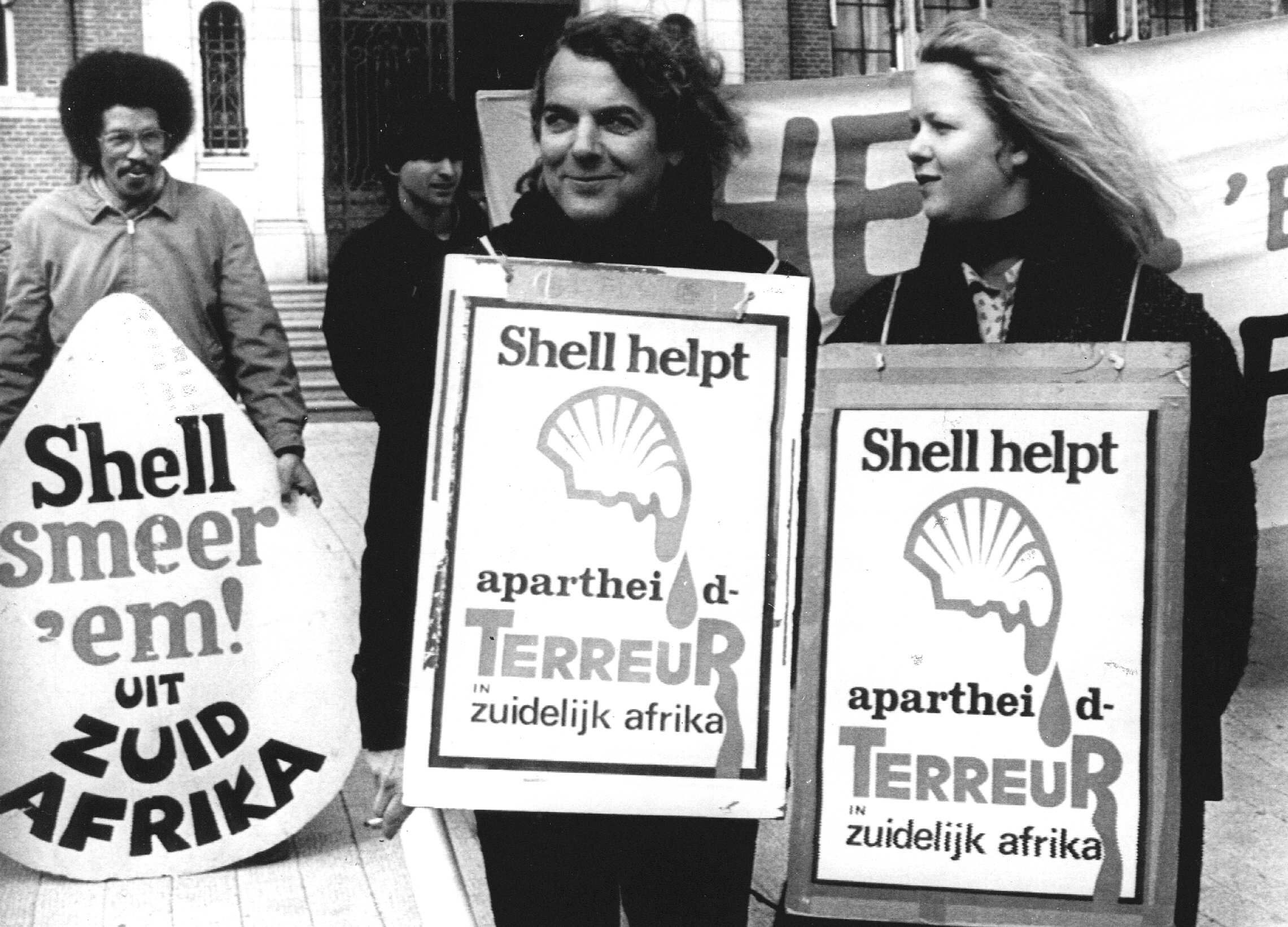Shell kijkt vooral juridisch: als iets kan, dan kan het. ‘Een spiegel ...