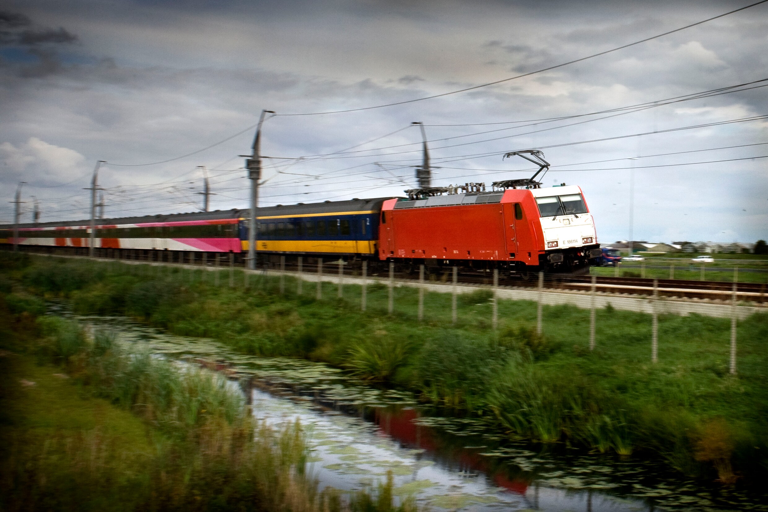 NS verbaasd over boete voor vertragingen Hogesnelheidslijn | Trouw