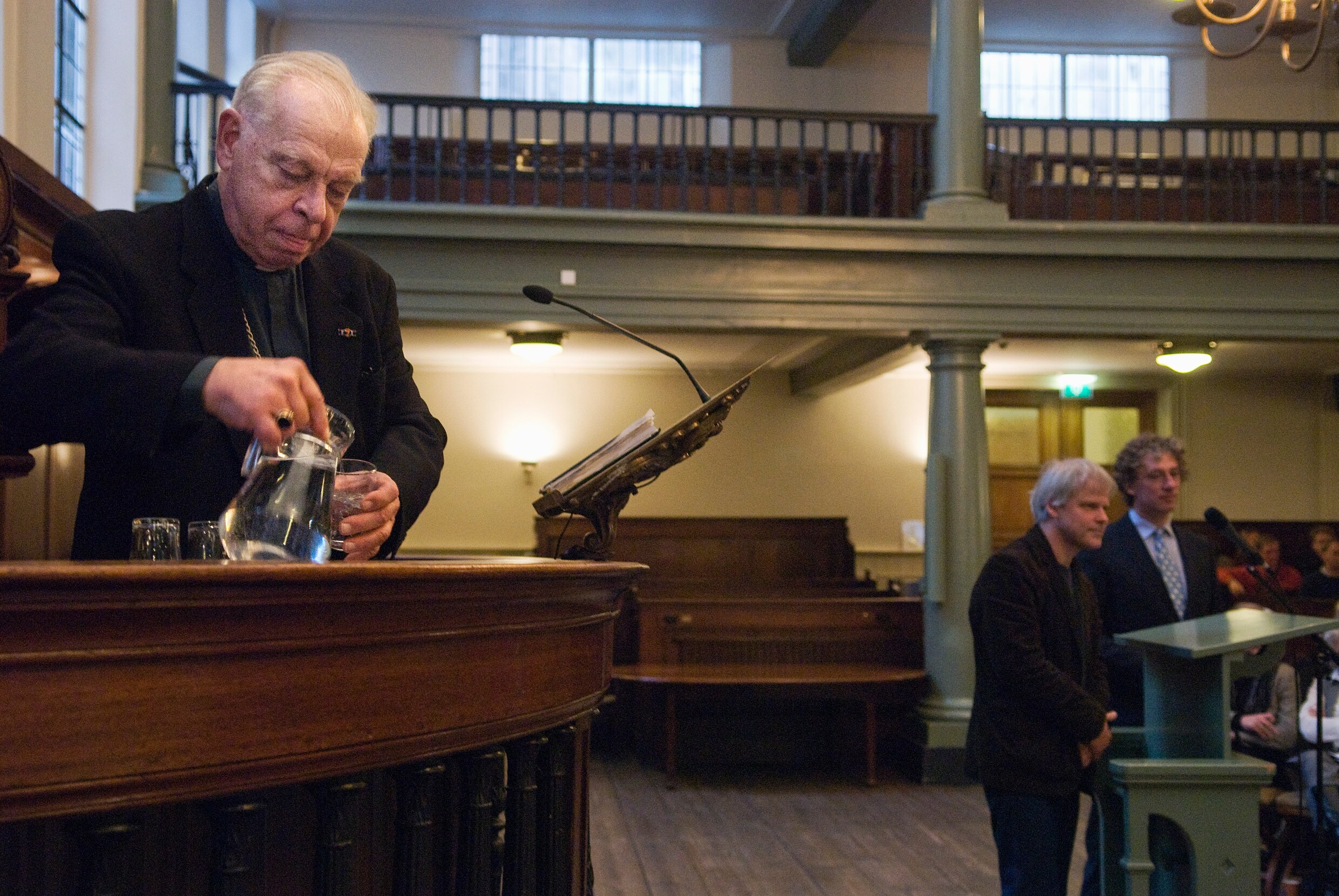De mist rond emeritus bisschop Bär (1928-2025) van Rotterdam bleef ...