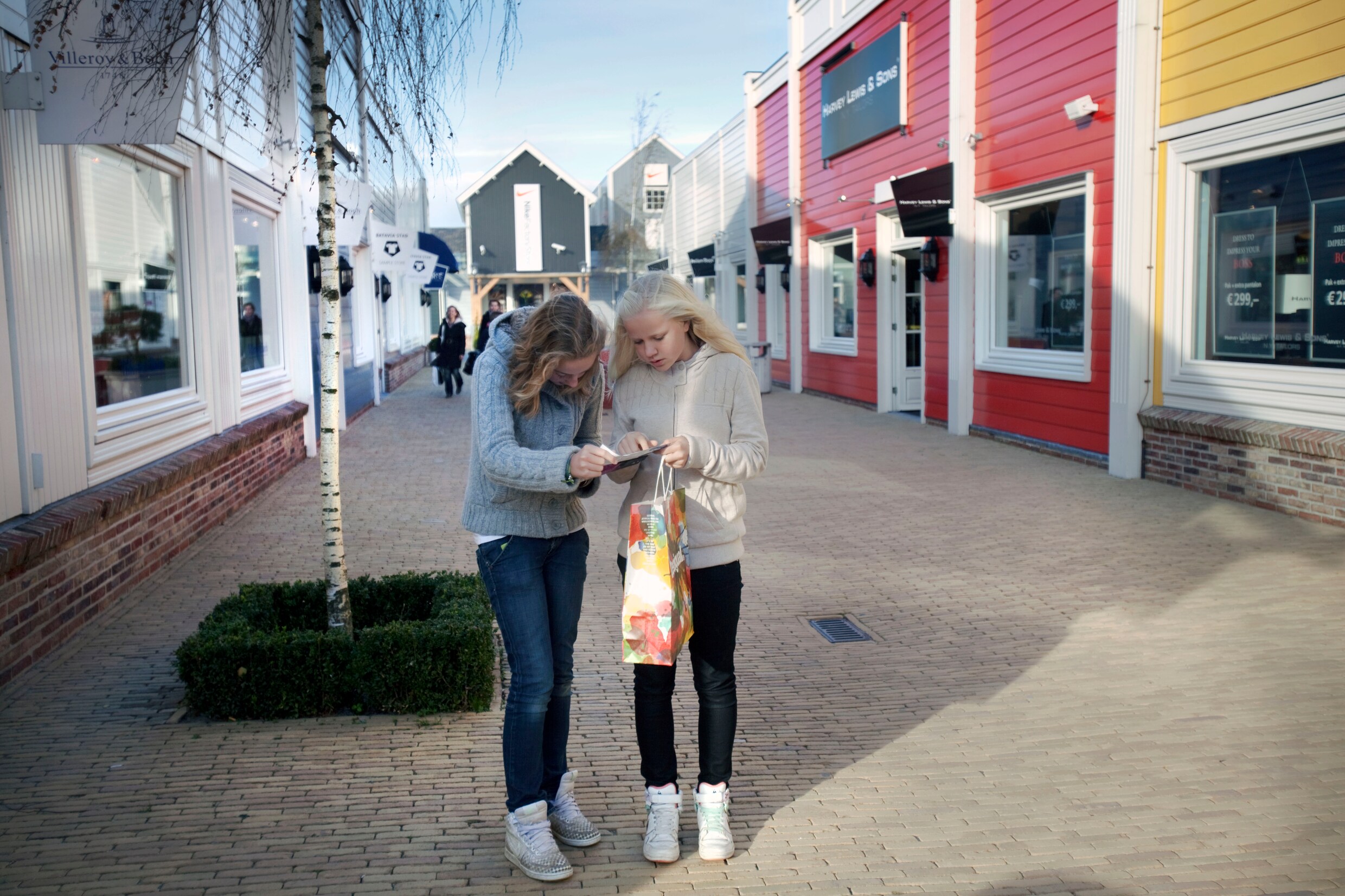 Succesvolle Batavia Outlet lijkt geen last te hebben van online winkels ...
