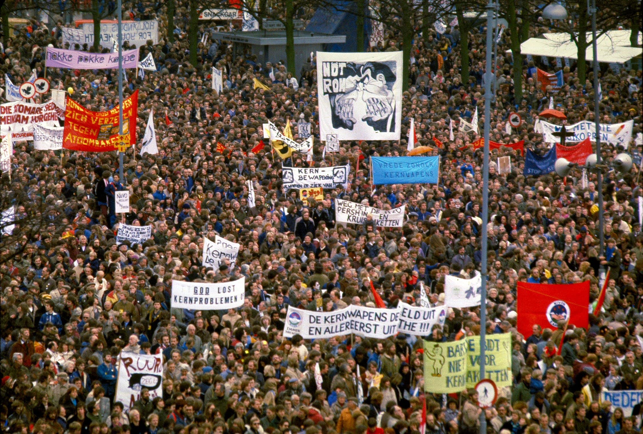 Komt de kerk weer in actie nu er een nieuwe wapenwedloop in de maak is ...