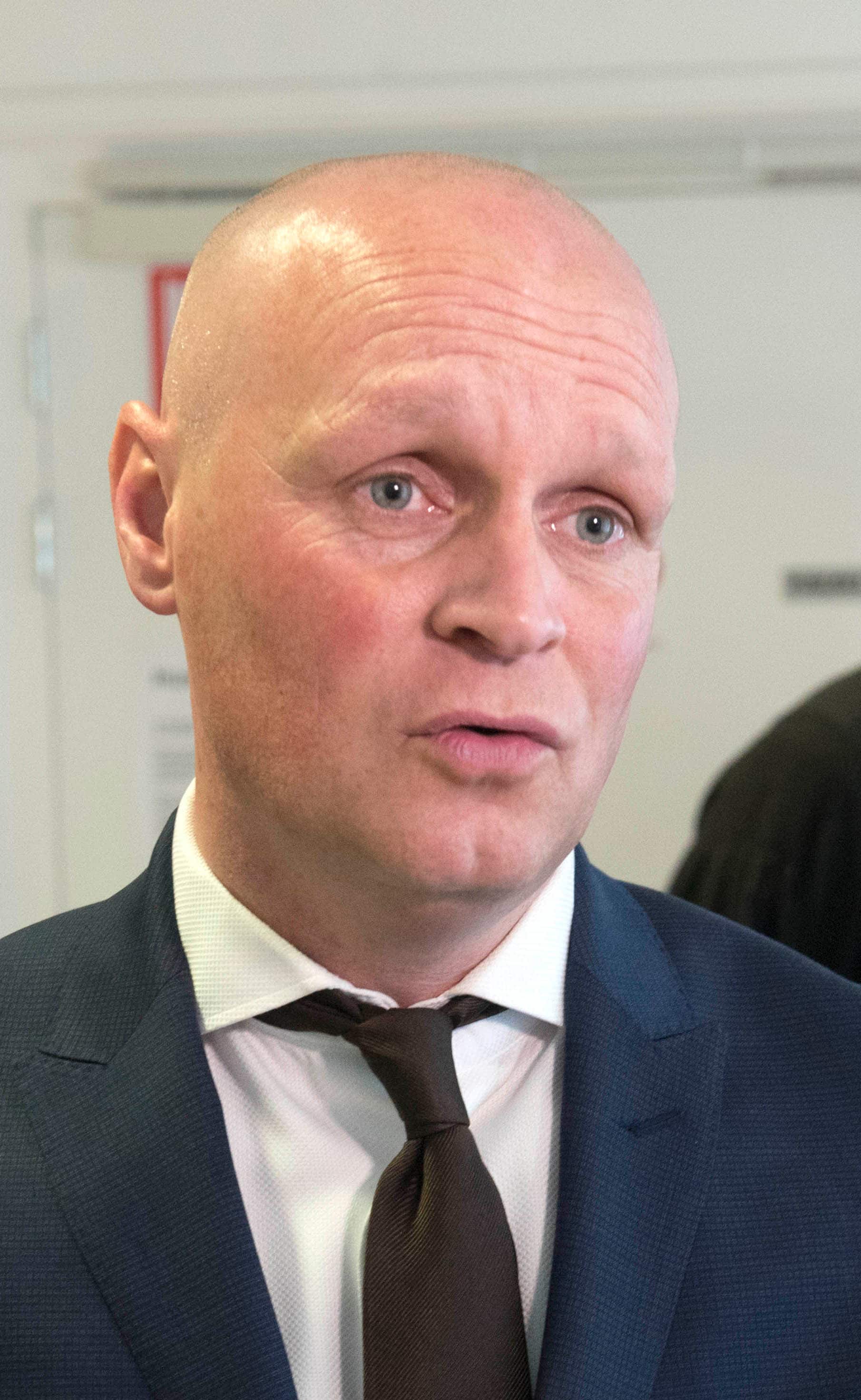 Het volk heeft al geoordeeld over Holleeder, nu alleen de rechter nog ...