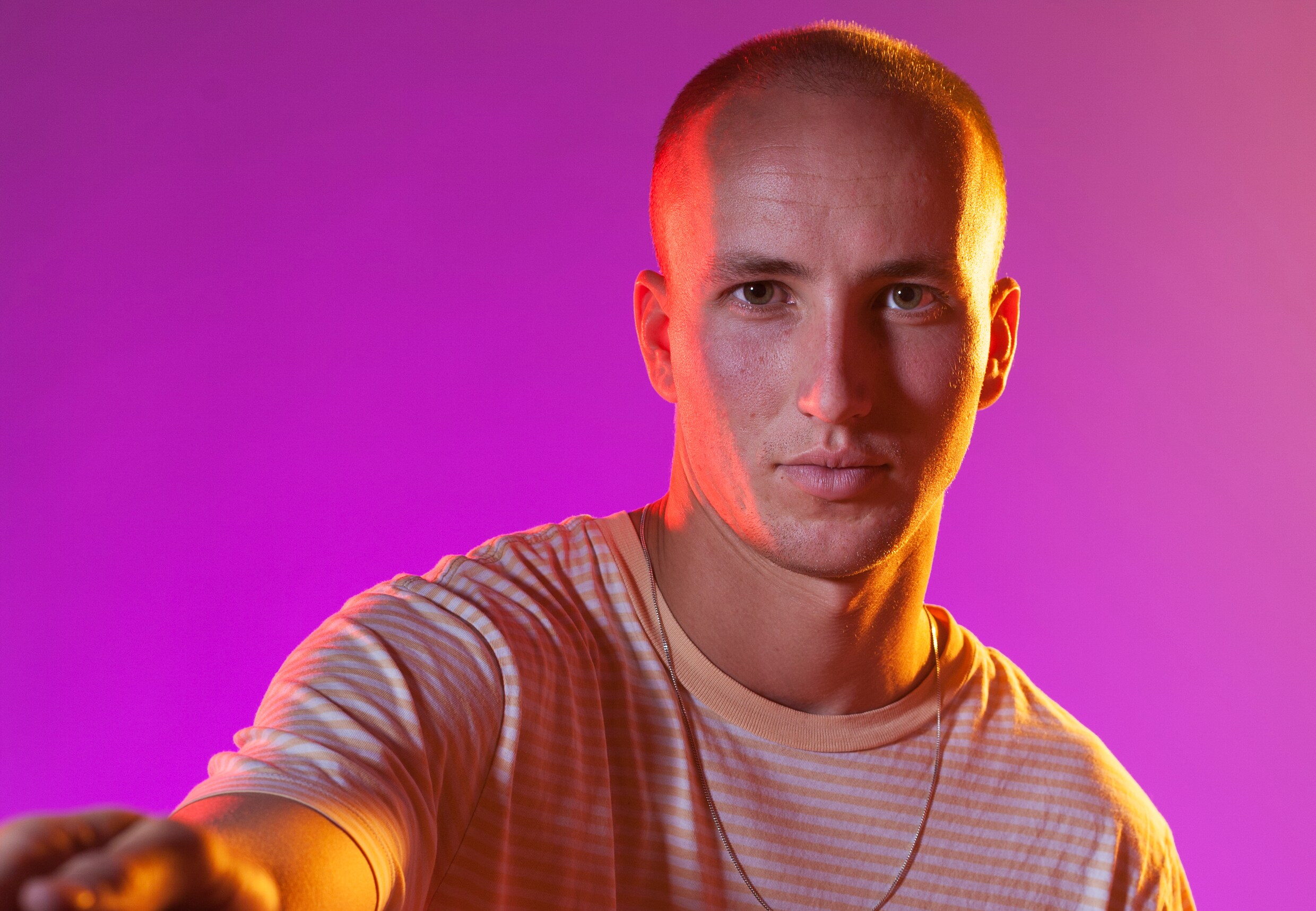 Dj worden? Tegenwoordig kan iedereen het: ‘Dj is de nieuwe brandweerman ...