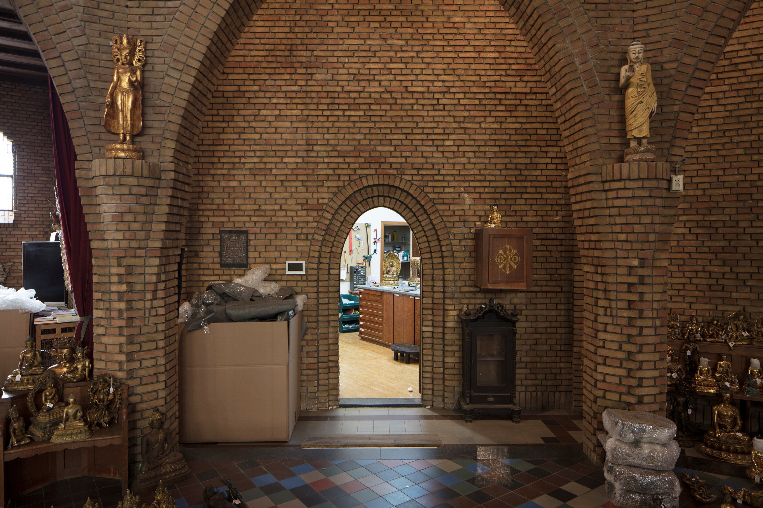 Jezus en Boeddha, samen in de kerk | Trouw