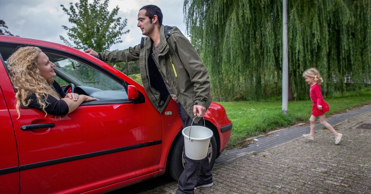 Iedereen vond oma te breekbaar, maar Chris nam haar mee op vakantie in ...