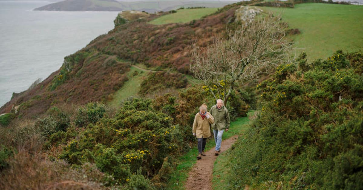 Raynor Winn: Over de kliffen naar een nieuw leven | Trouw