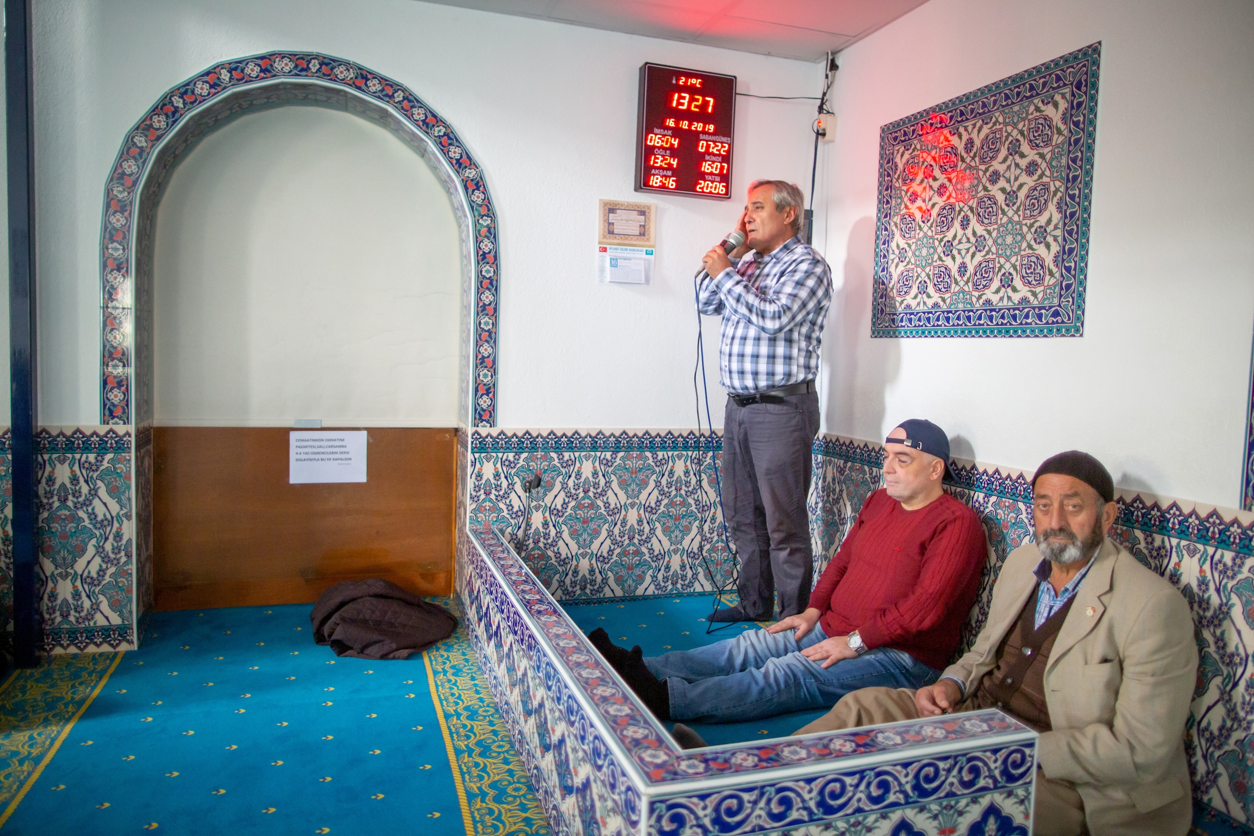 ‘Allahu akbar’ klinkt het boven Almelo al tientallen jaren | Trouw