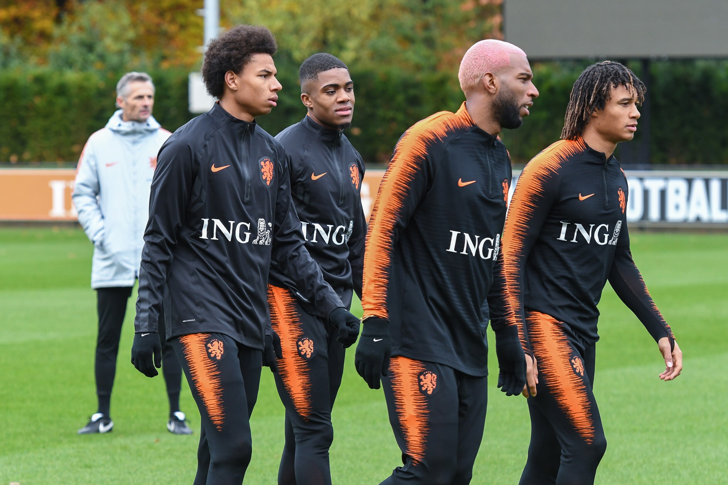 Oranje gedijt bij de helpende hand van Ryan Babel | Trouw