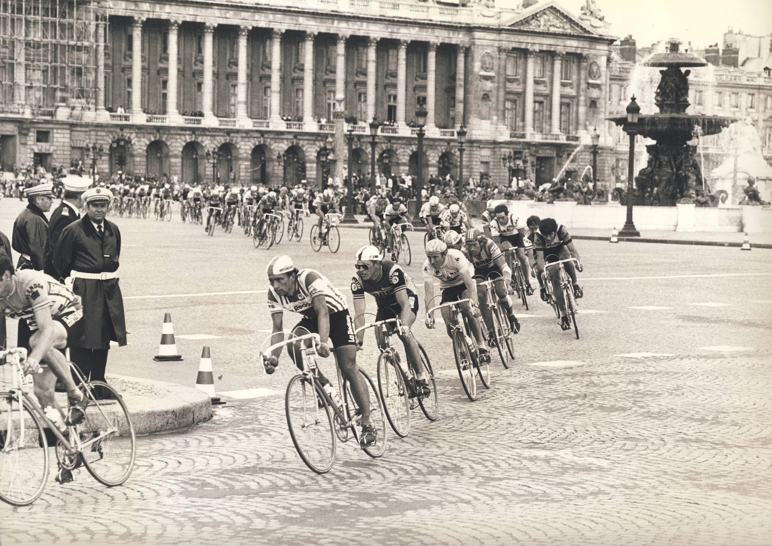Vraag het hem niet, maar Joop Zoetemelk is toch wel trots | Trouw