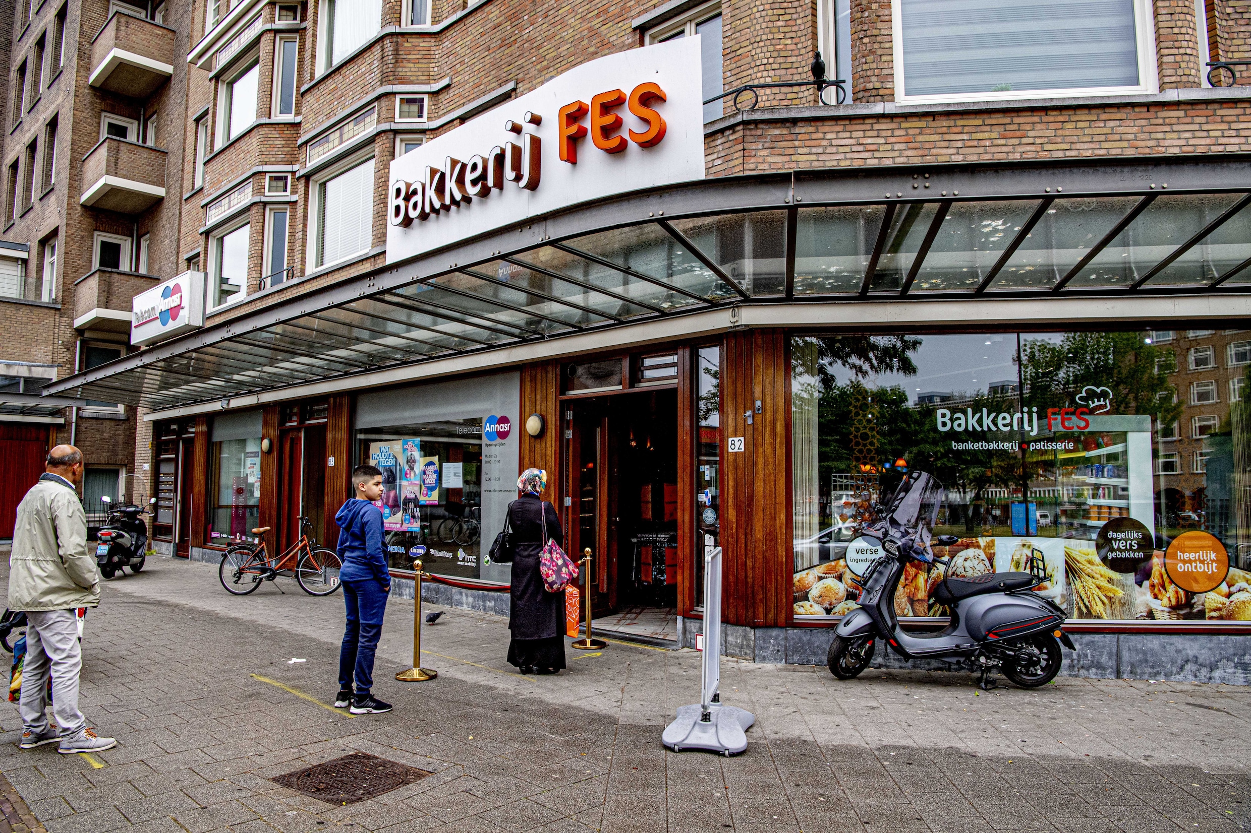 Een Suikerfeest zonder kussen, omhelzingen en handdrukken dit jaar | Trouw