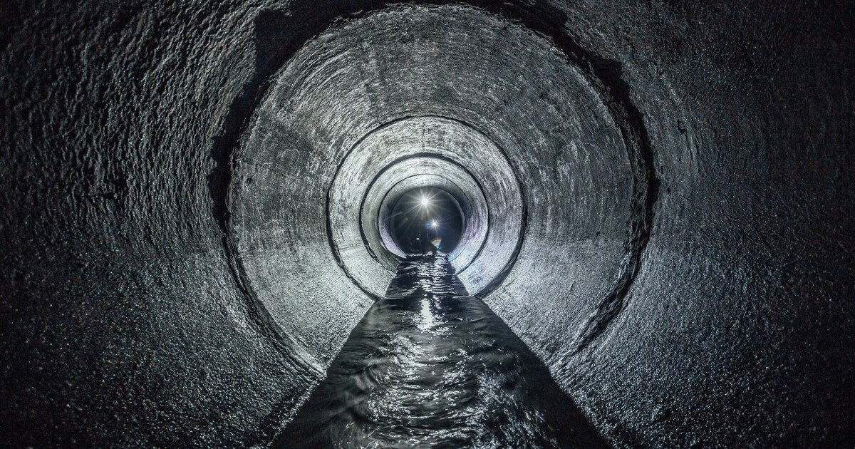 In het riool komt het virus aan het licht | Trouw