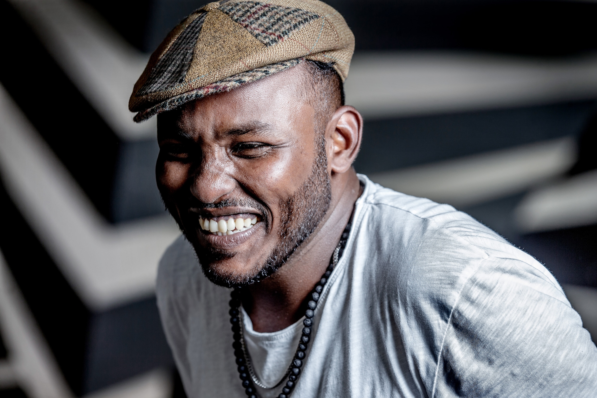 In Soedan werd hij om zijn muziek opgepakt, in Nederland kan Mohamed Al ...