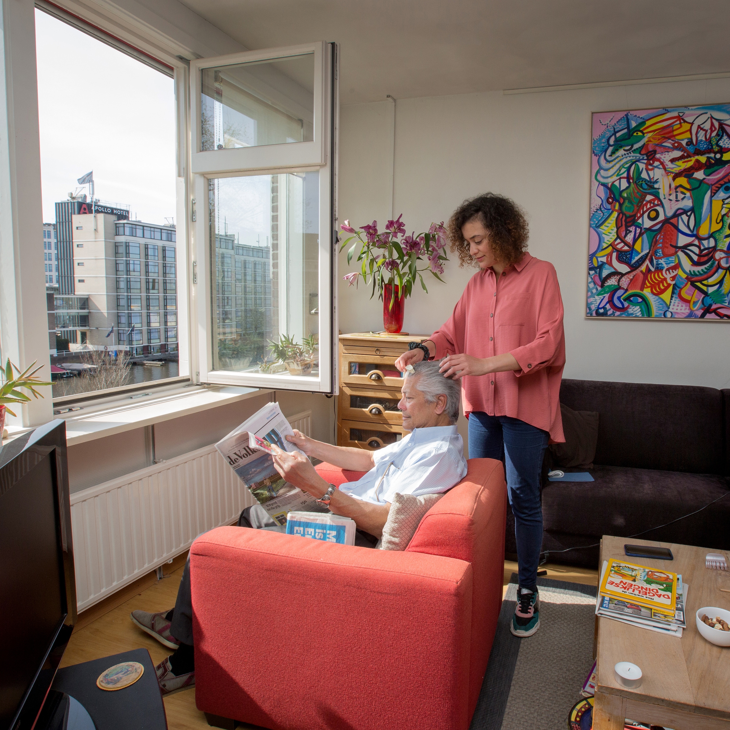 Mantelzorger in loondienst zorgt voor opschudding | Trouw