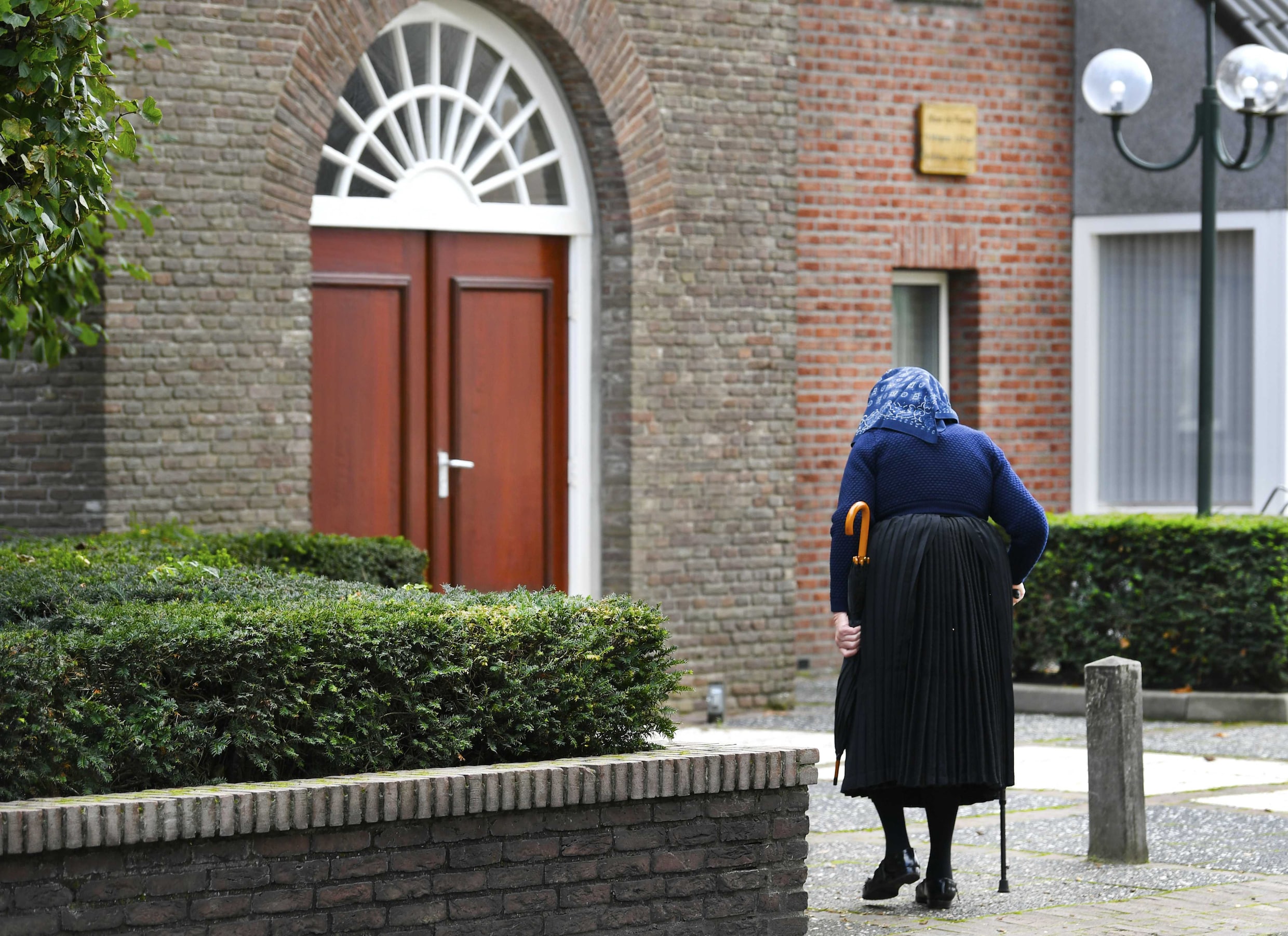 Kerkelijk Nederland zucht, maar de dominee in Staphorst vraagt om ...
