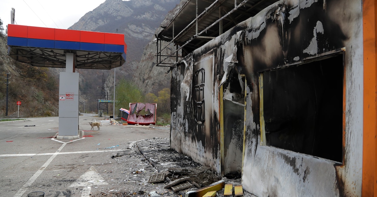 Armeniërs verlaten Kalbajar - maar laten regio verschroeid achter | Trouw