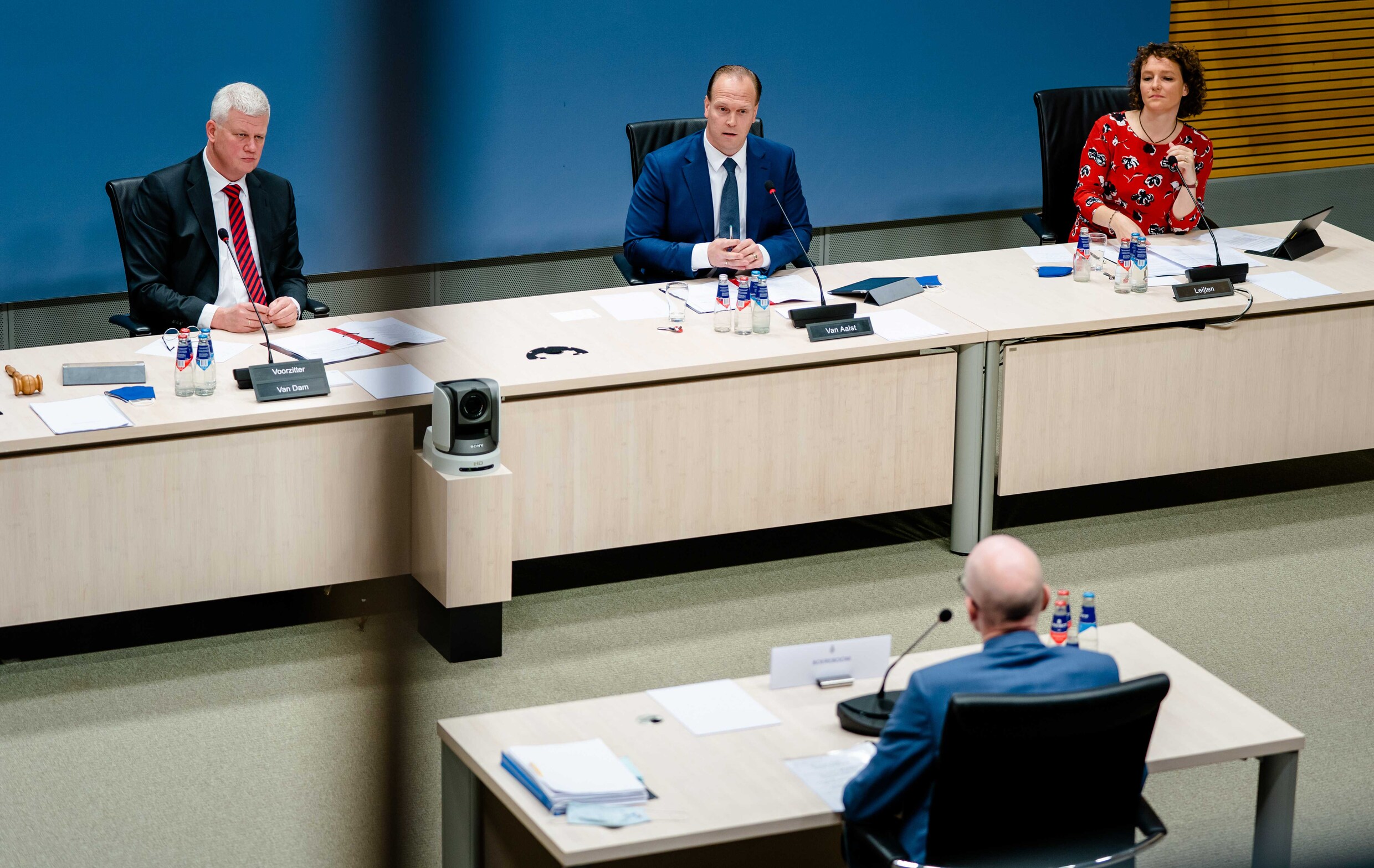 Geruzie belemmerde snellere compensatie van toeslagouders | Trouw