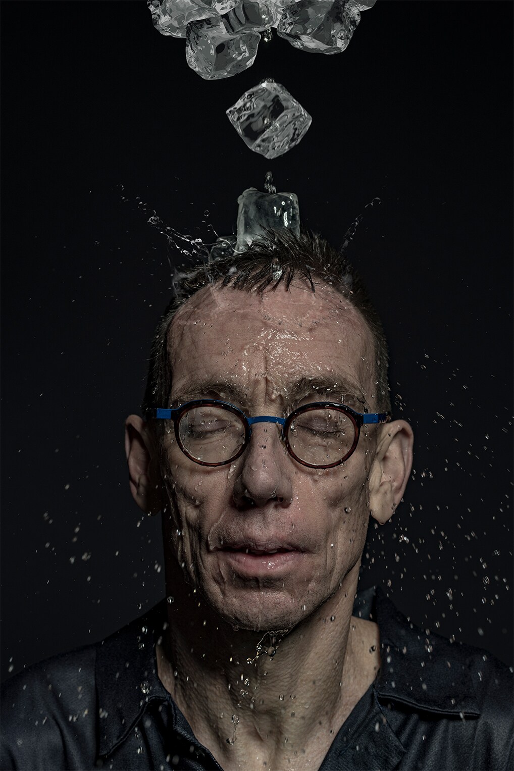 Wat een energie heeft Dolf Jansen, ondanks de afwezigheid van Irma | Trouw