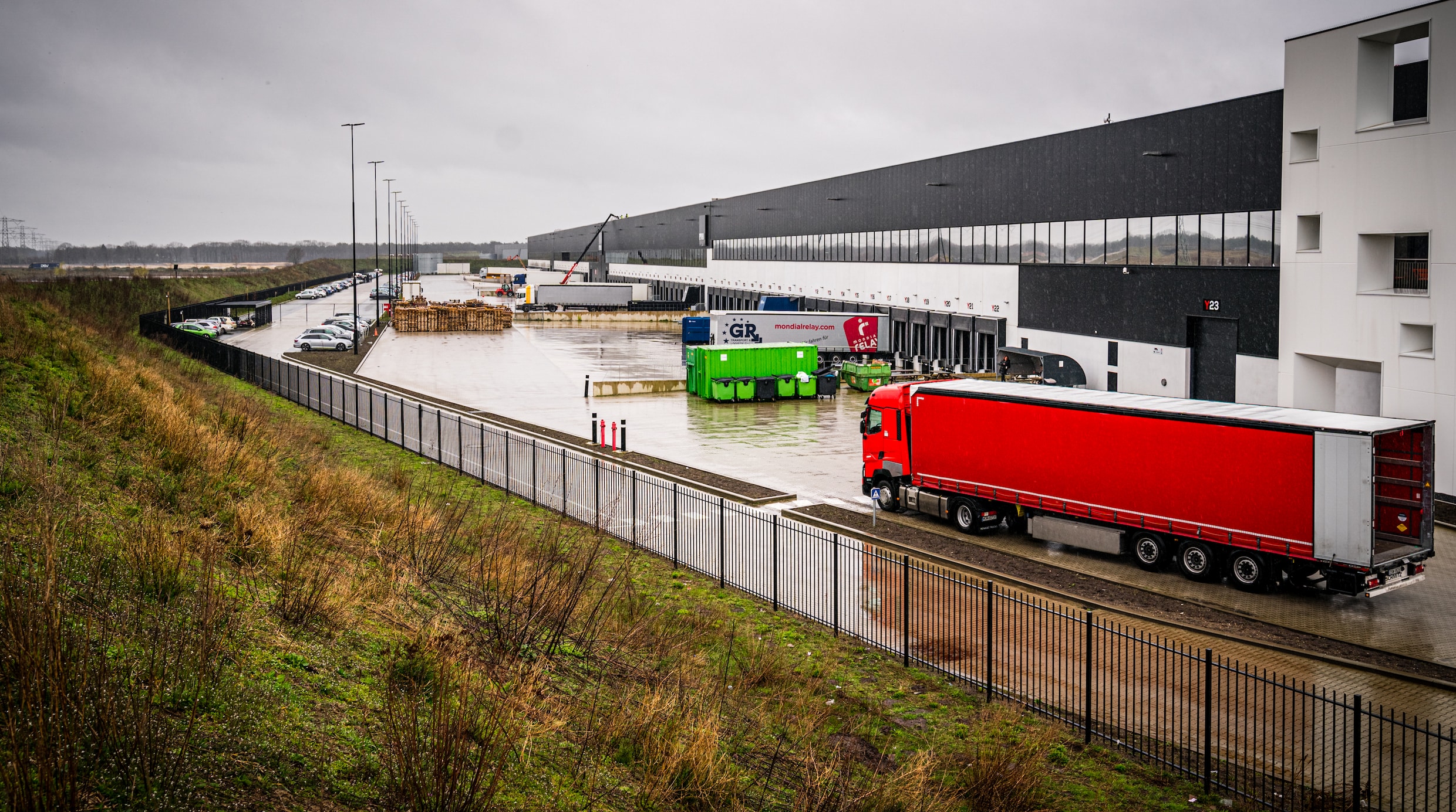 Nederland kreeg er een recordaantal nieuwe distributiecentra bij, maar ...