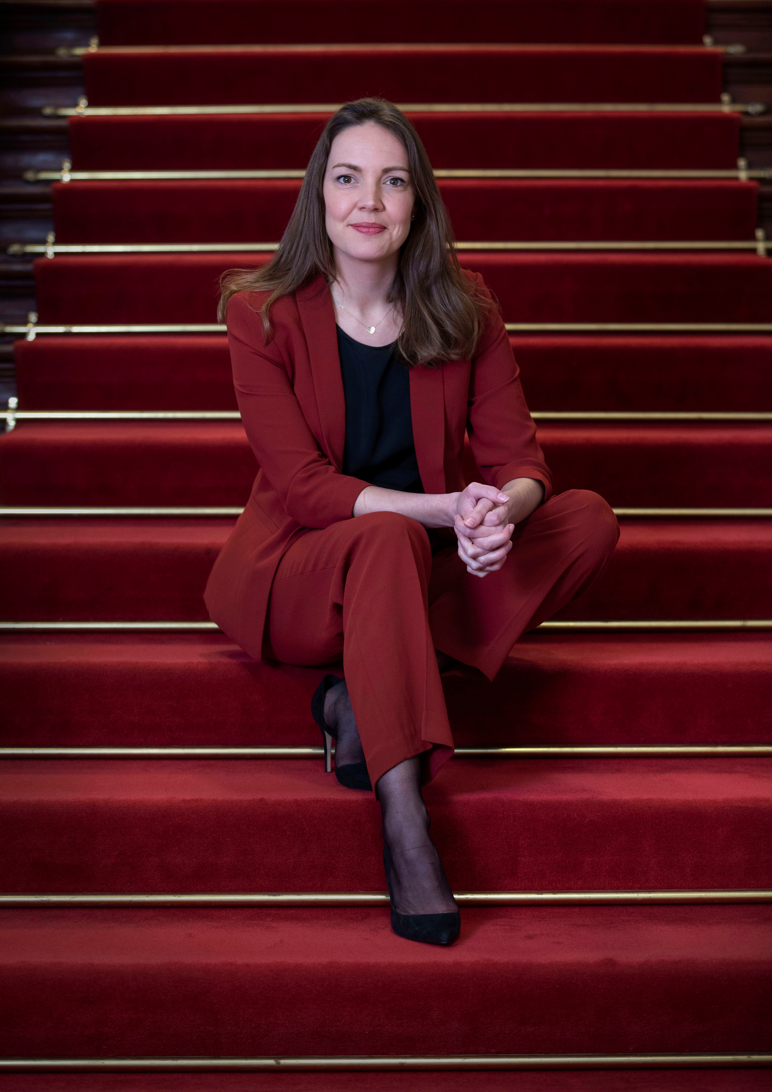 Vijf grotendeels dezelfde foto’s in dezelfde krant, dat moet de lezer ...