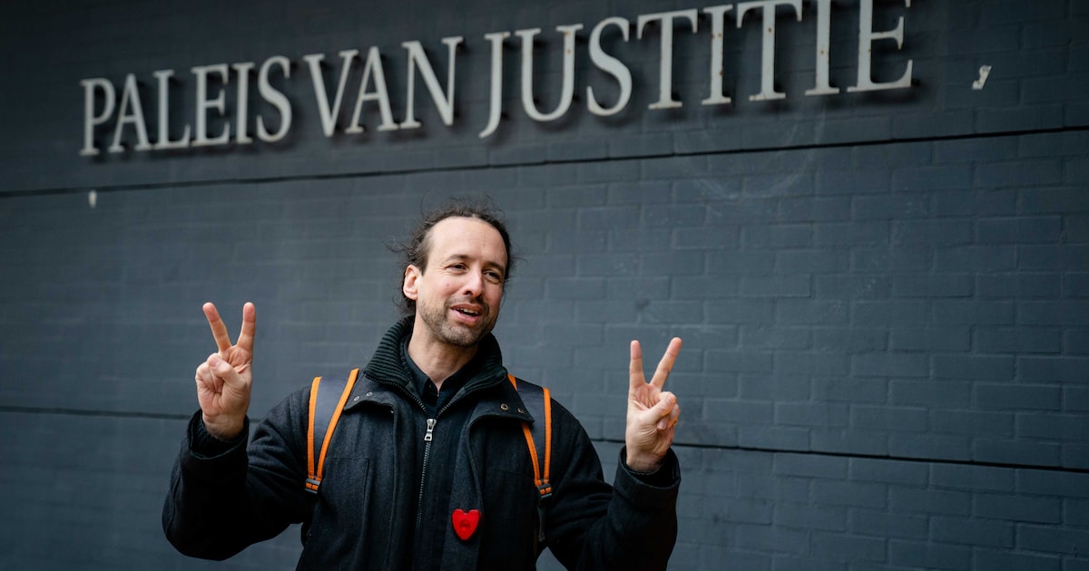 De avondklok was nog maar het begin: het liefst wil Viruswaarheid dat ...