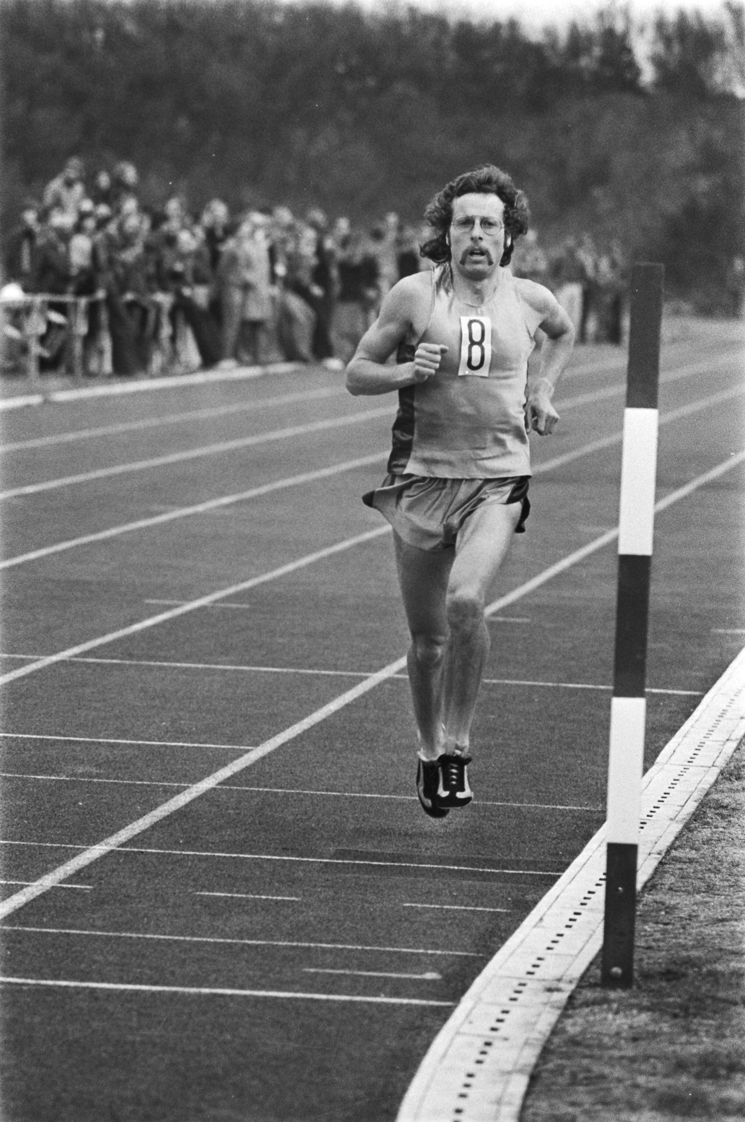 Moet Oranje wegblijven uit Qatar? De meningen onder sporters zijn ...