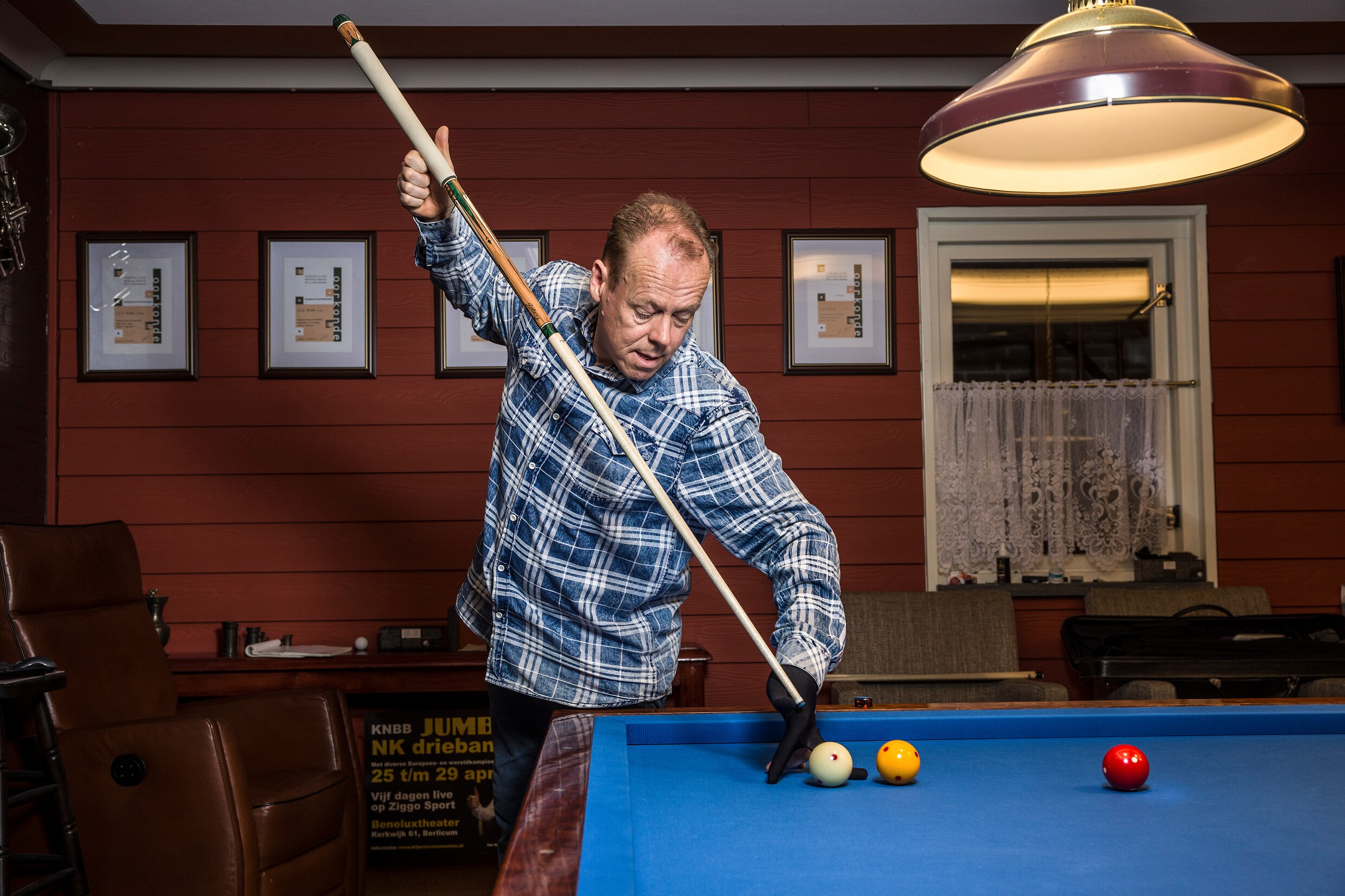 Hoe timmerman Ludo de biljartelite voor schut zette | Trouw