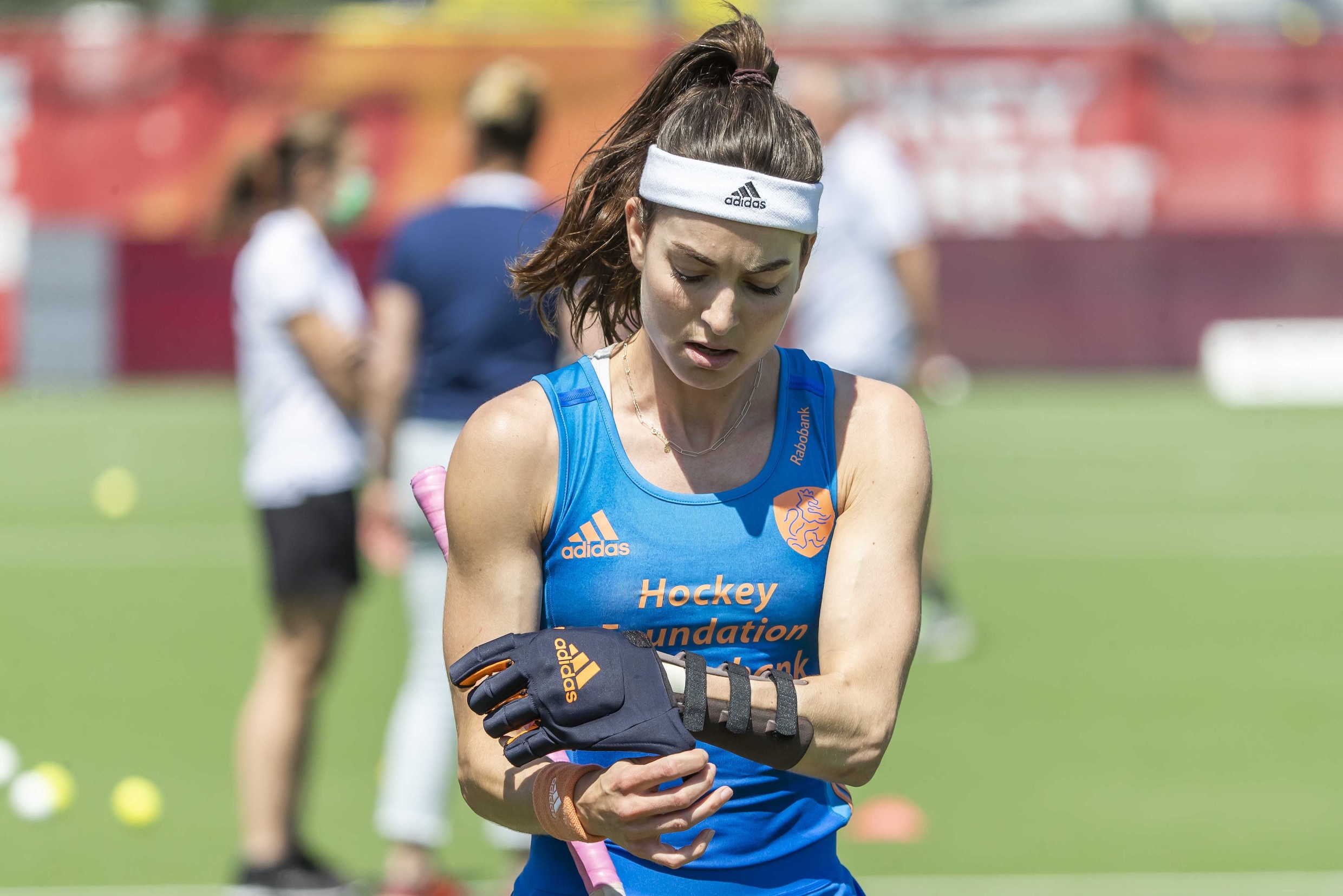 Met Eva de Goede in de ploeg staan de Nederlandse hockeyers al met 1-0 ...