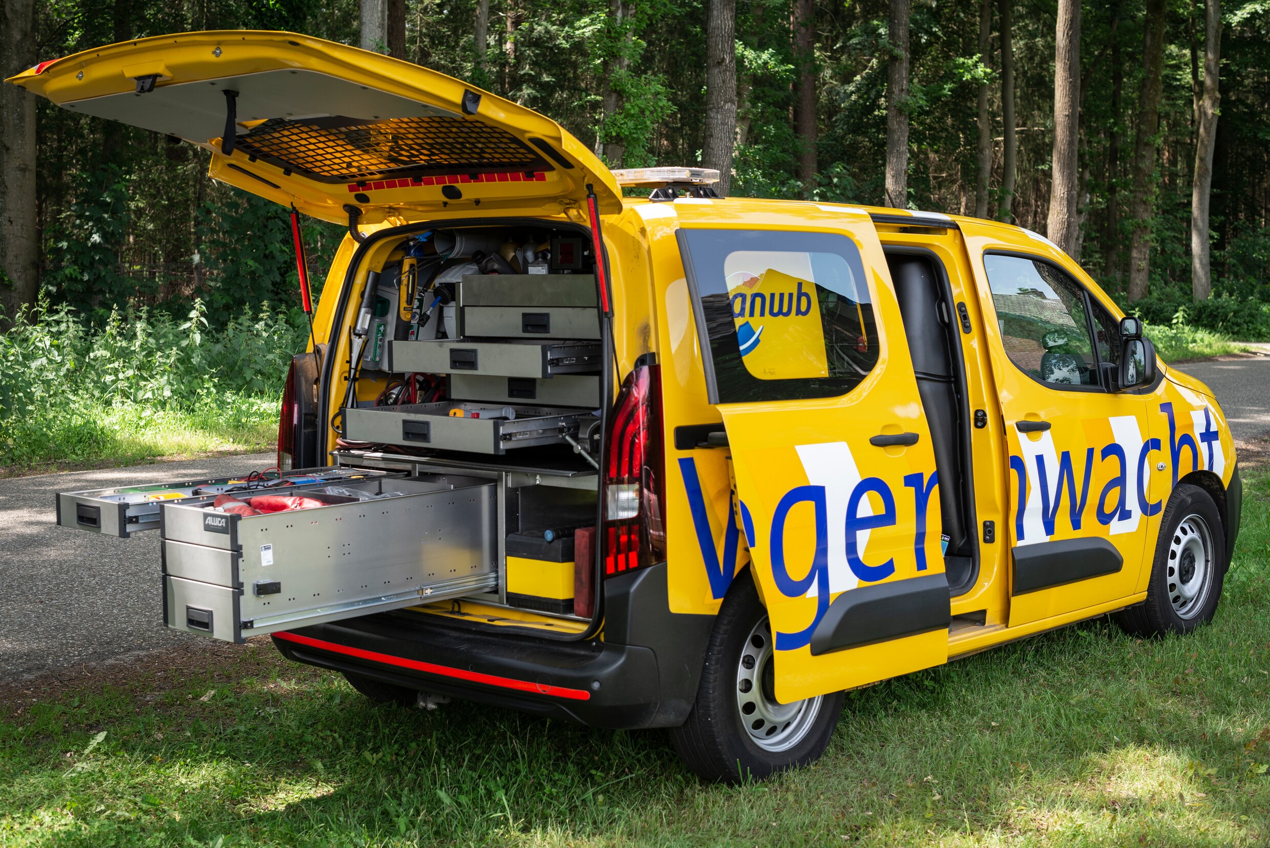 Oud-wegenwacht (80) daagt ANWB voor rechter om asbestose | Trouw