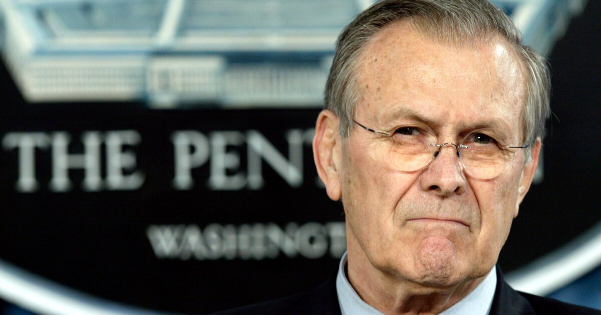 Donald Rumsfeld (1932-2021): de ultieme havik die in Irak zijn Waterloo ...