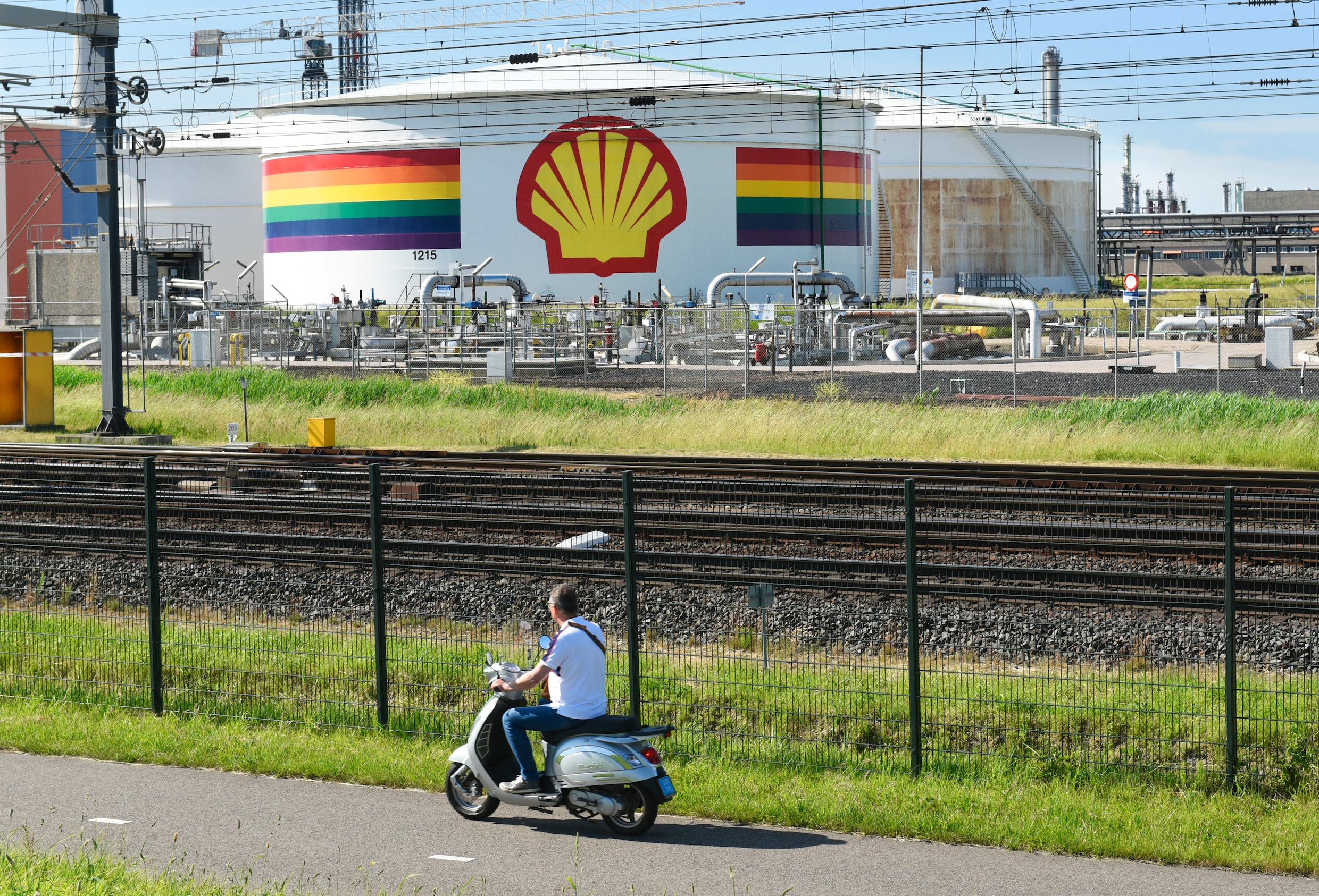 Shell zet een eerste bescheiden stap richting de waterstofeconomie | Trouw