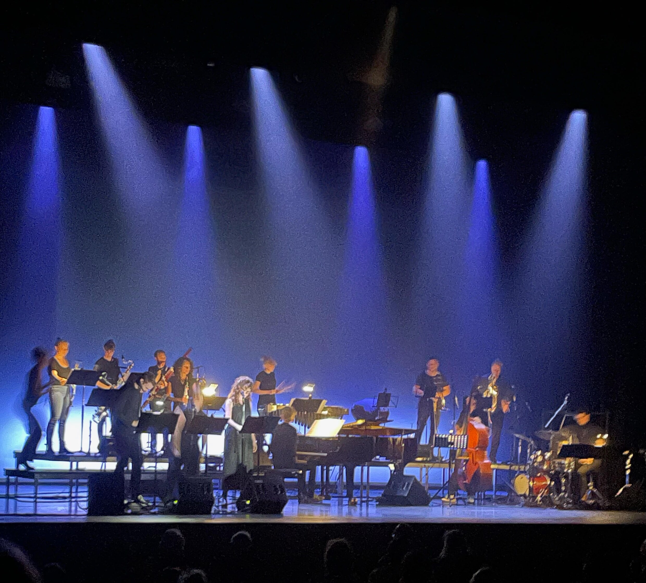 In ‘Mars’ swingt de klassieke muziek soms met de felheid van een machtige bliksemschicht | Trouw