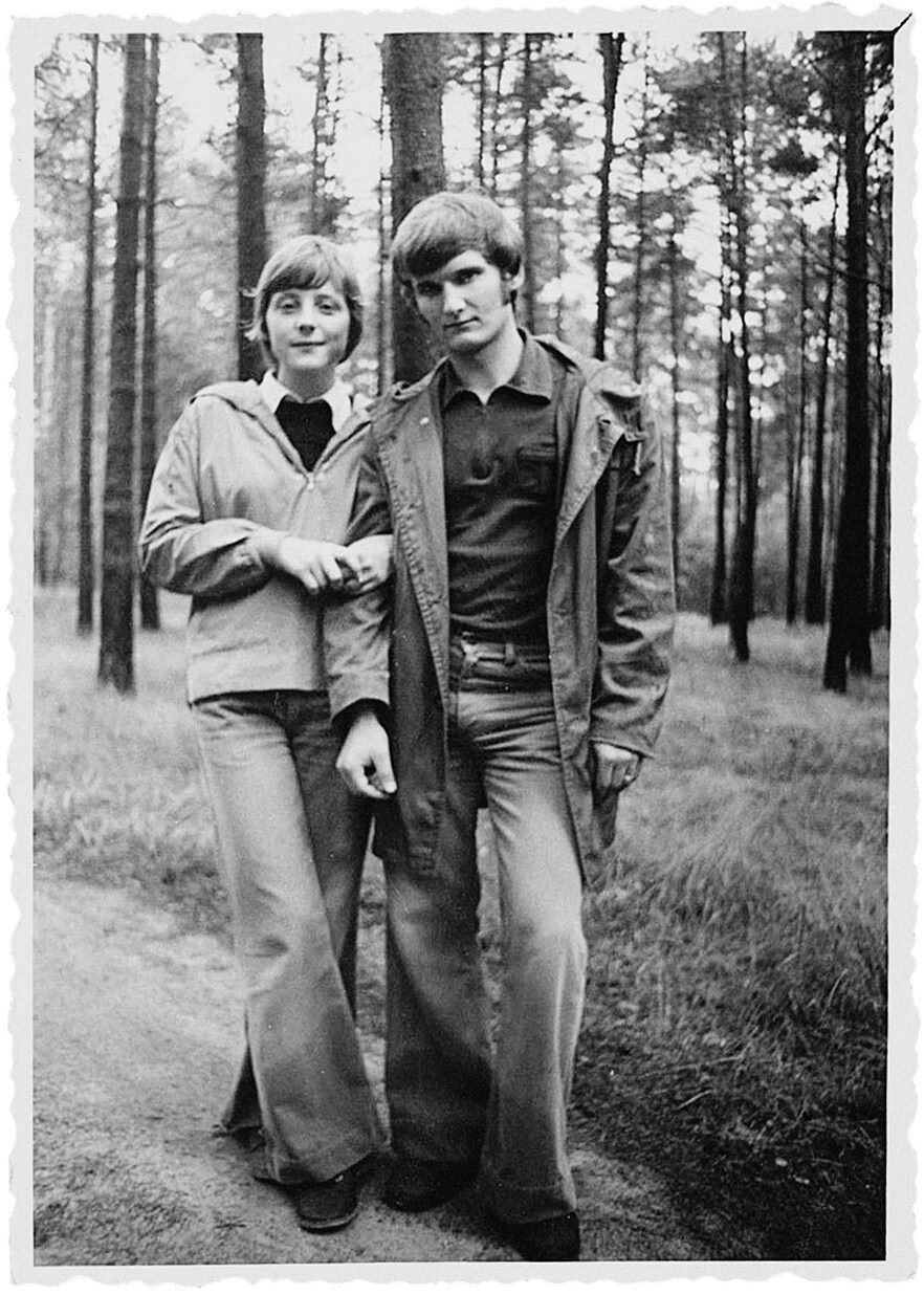 Deze biografie laat zien hoe Angela Merkel haar positie als ...