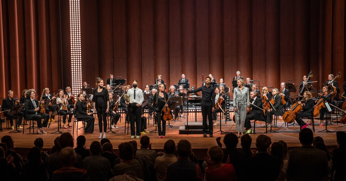 Phion zet vrouwelijke componisten in de spotlights onder leiding van queer dirigent Manoj Kamps ...