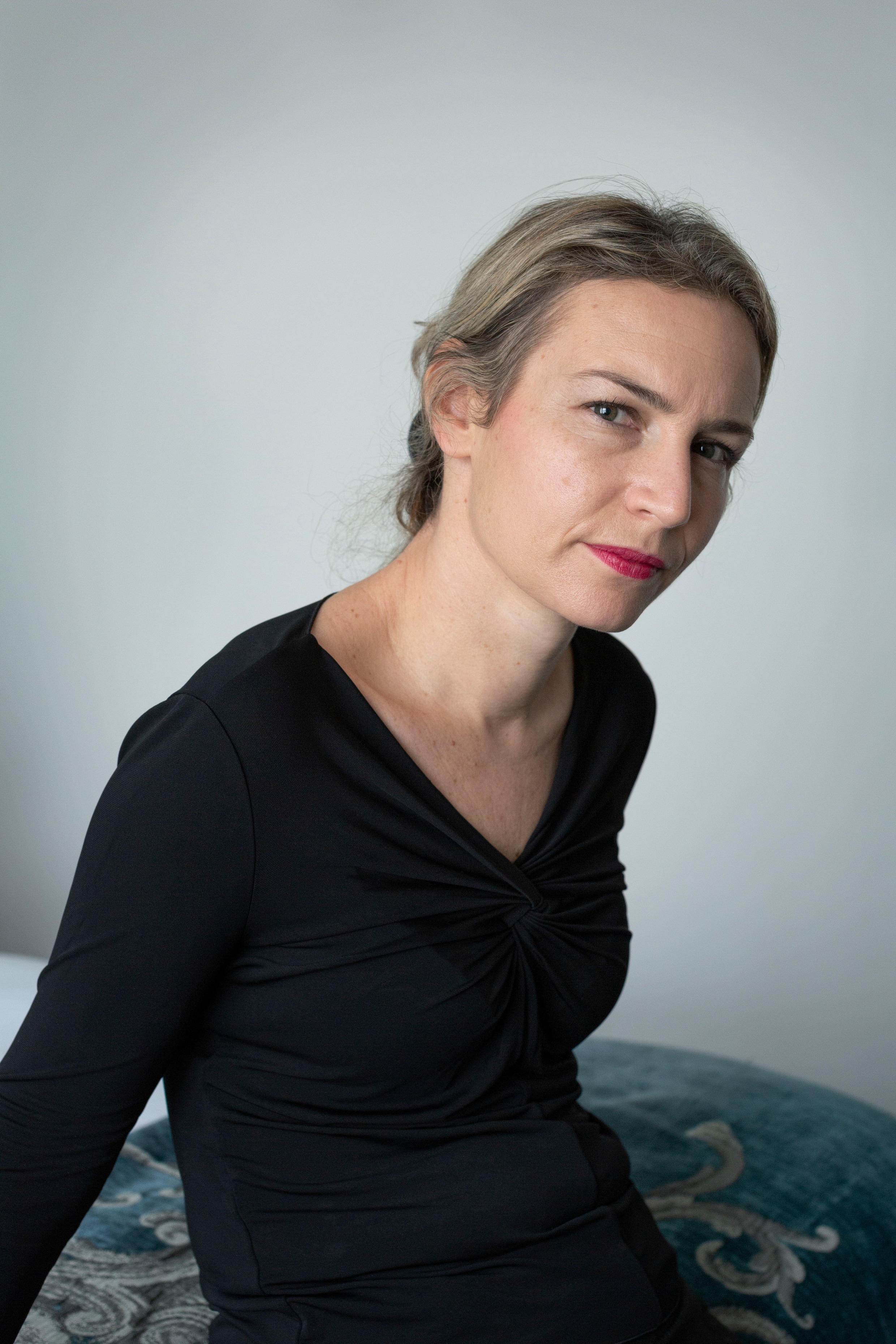 Niet langer opgesloten, maar echt vrij? Voor de jonge Lea Ypi in ...