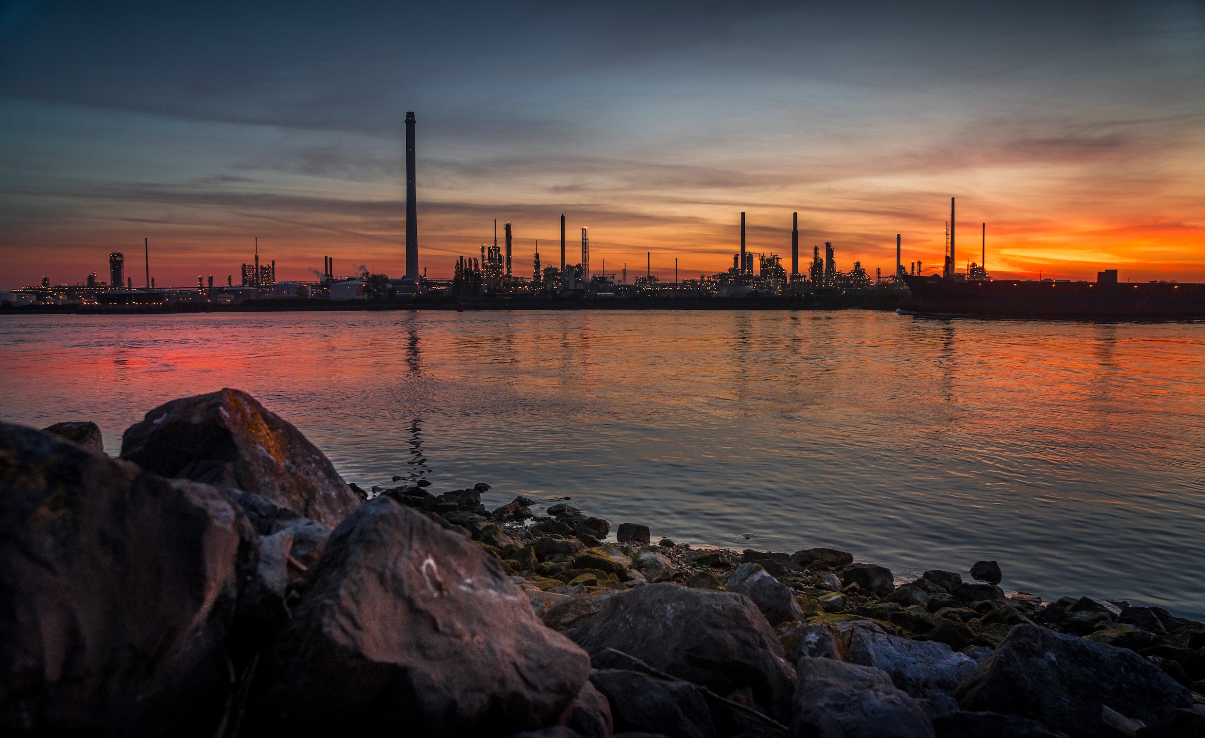 Komen olietankers straks stil te liggen door Europese sancties? | Trouw