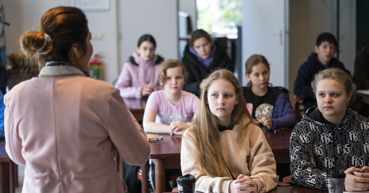 Oekraïense leerlingen worstelen met Nederlands. ‘Vaak is het nog te ...