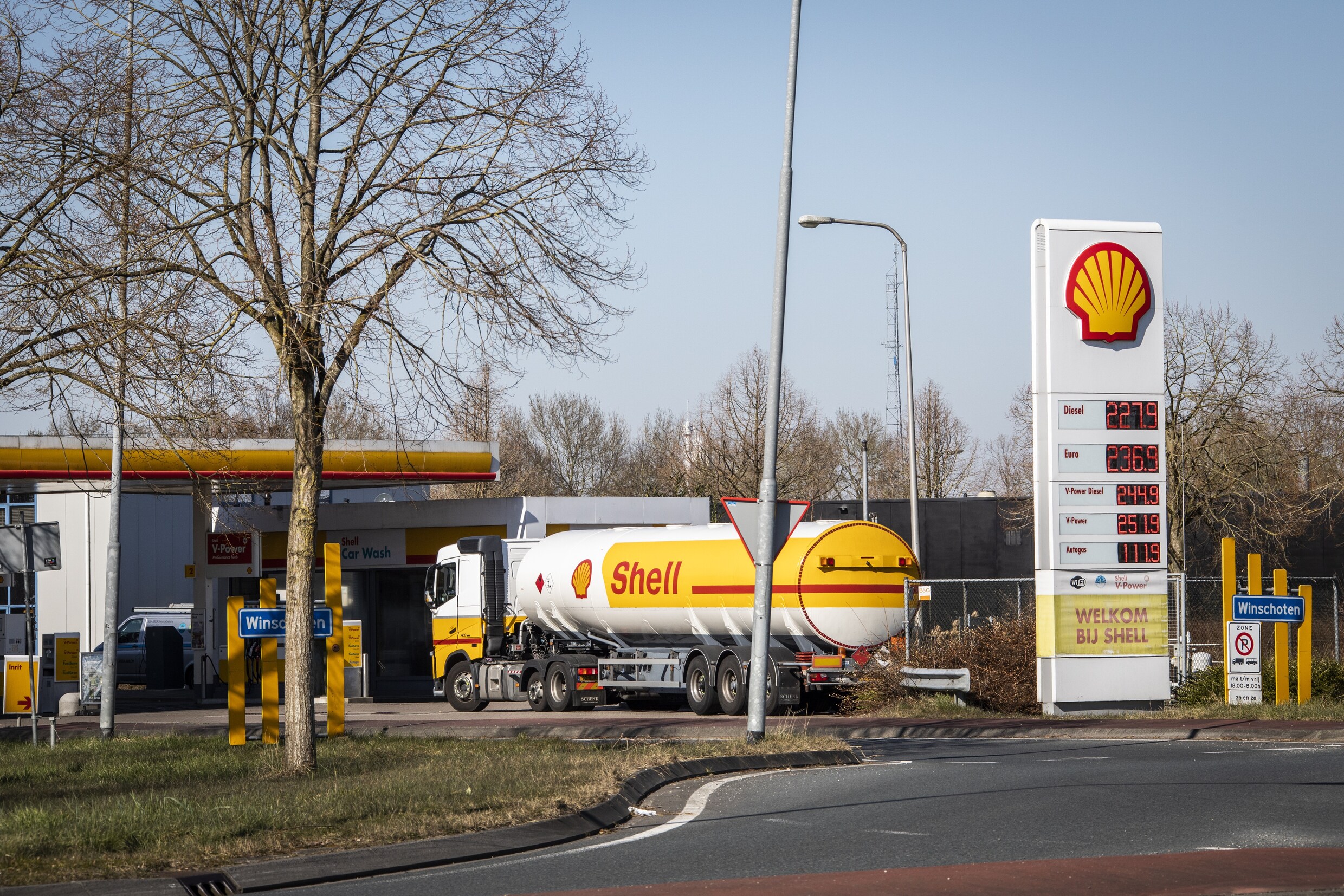 Bijzonder kwartaal voor Shell: hoge winst in oorlogstijd | Trouw