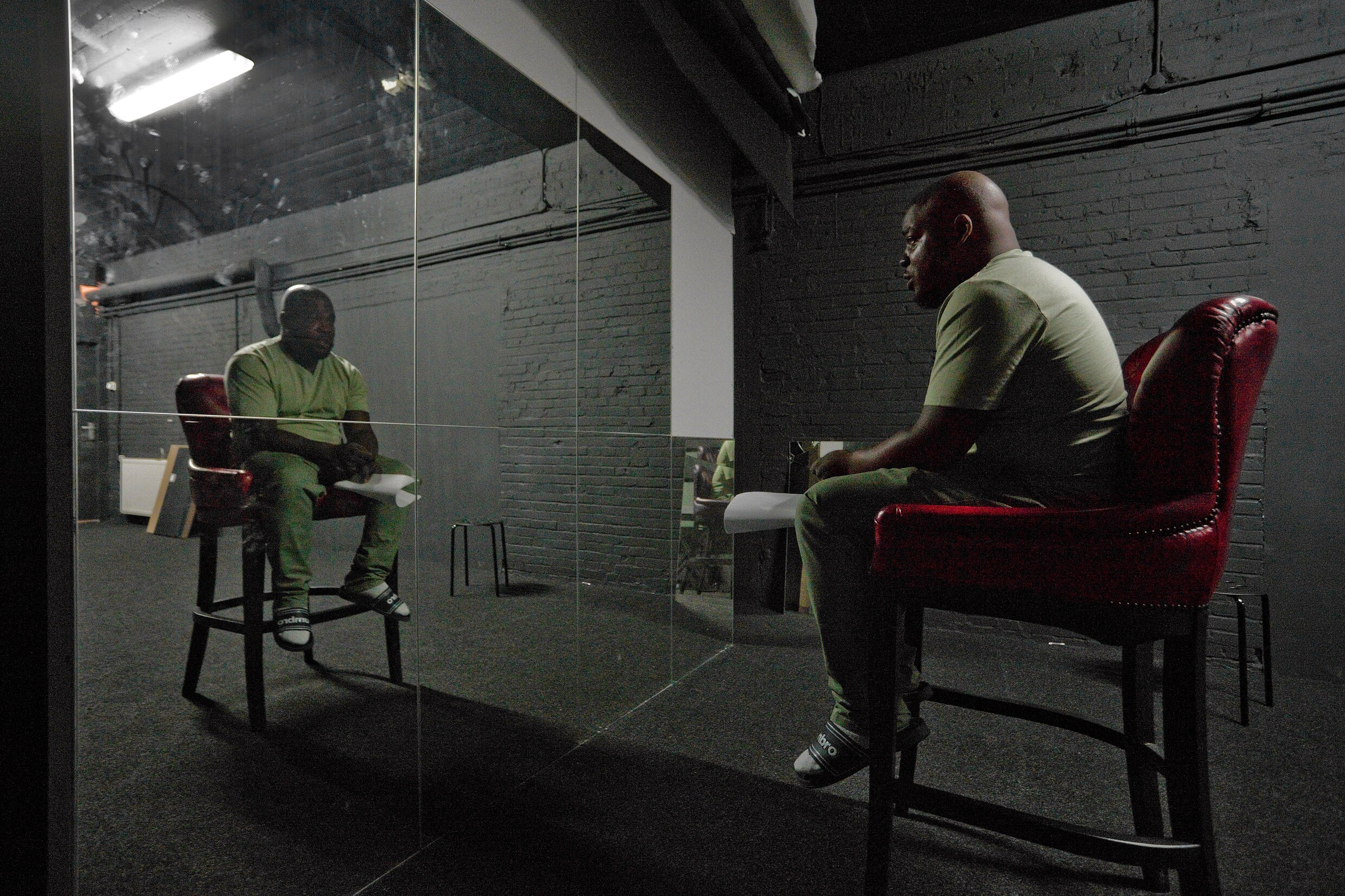 Jason Baez zat in de cel en worstelde met psychoses, nu helpt hij ...